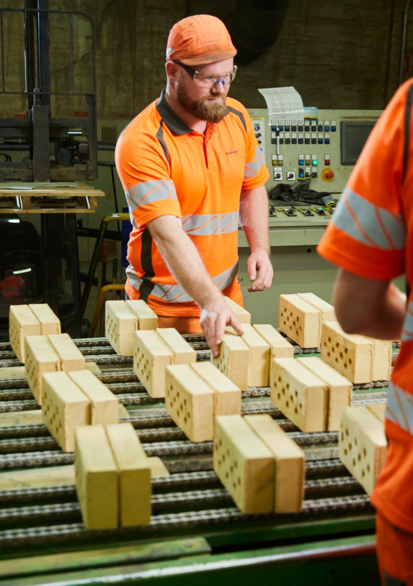 Vi satser på CO2-besparende mursten med komplet omlægning af ...