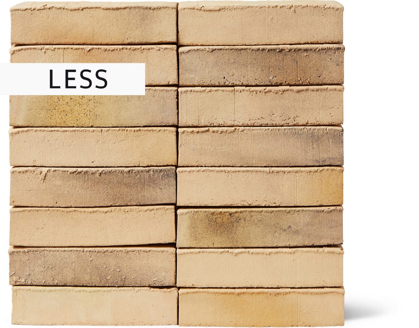 Rød og gul mursten til nybyggeri i ældre urban kontekst